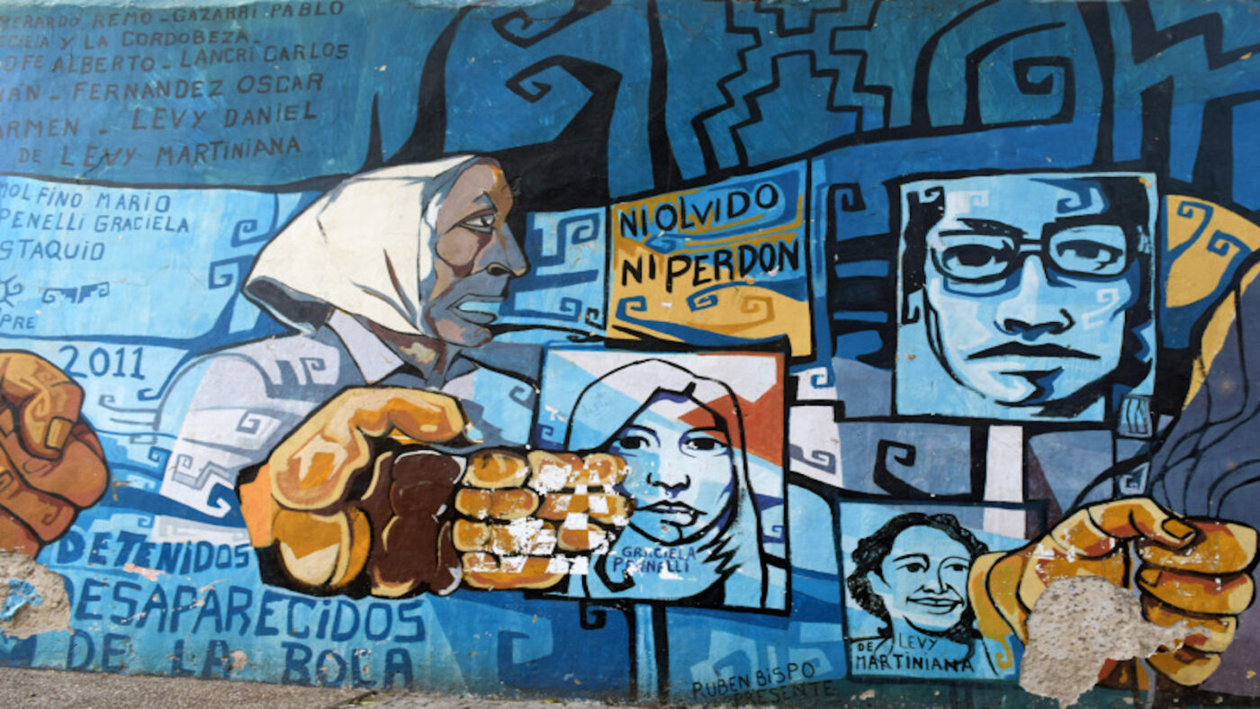 Las madres de plaza de mayo - Koroo Magazine